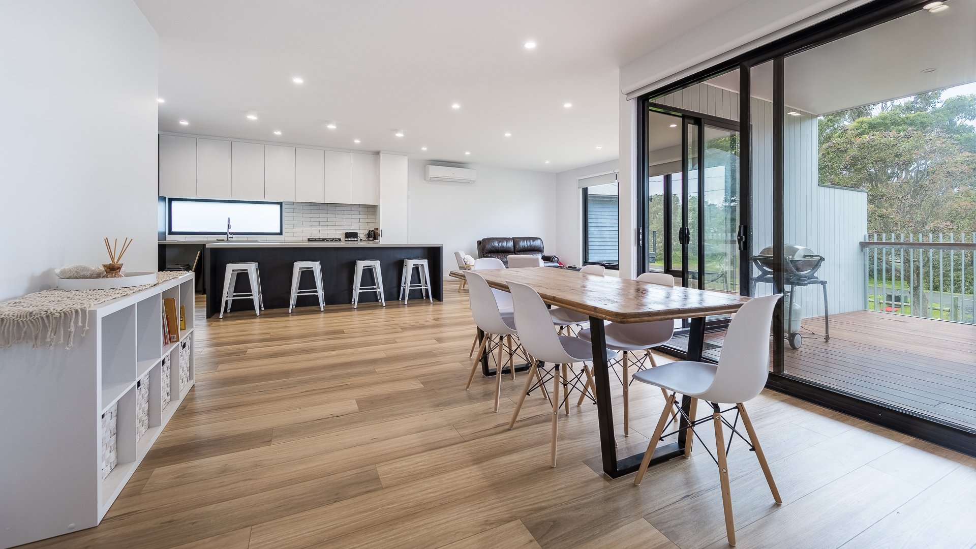 Stay an Extra Night Free - Mercury Bay - Inverloch Accommodation